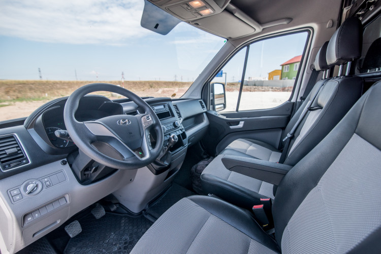 فروش اقساطی ون هیوندای H350 تحویل فوری 1404 با اقساط 60 ماهه